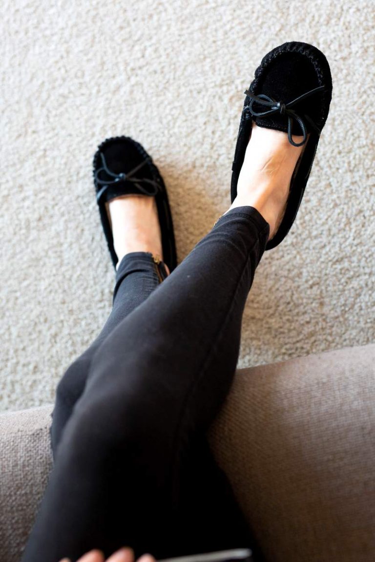My Hunt for the Best Slippers for Women - Everyday Reading
