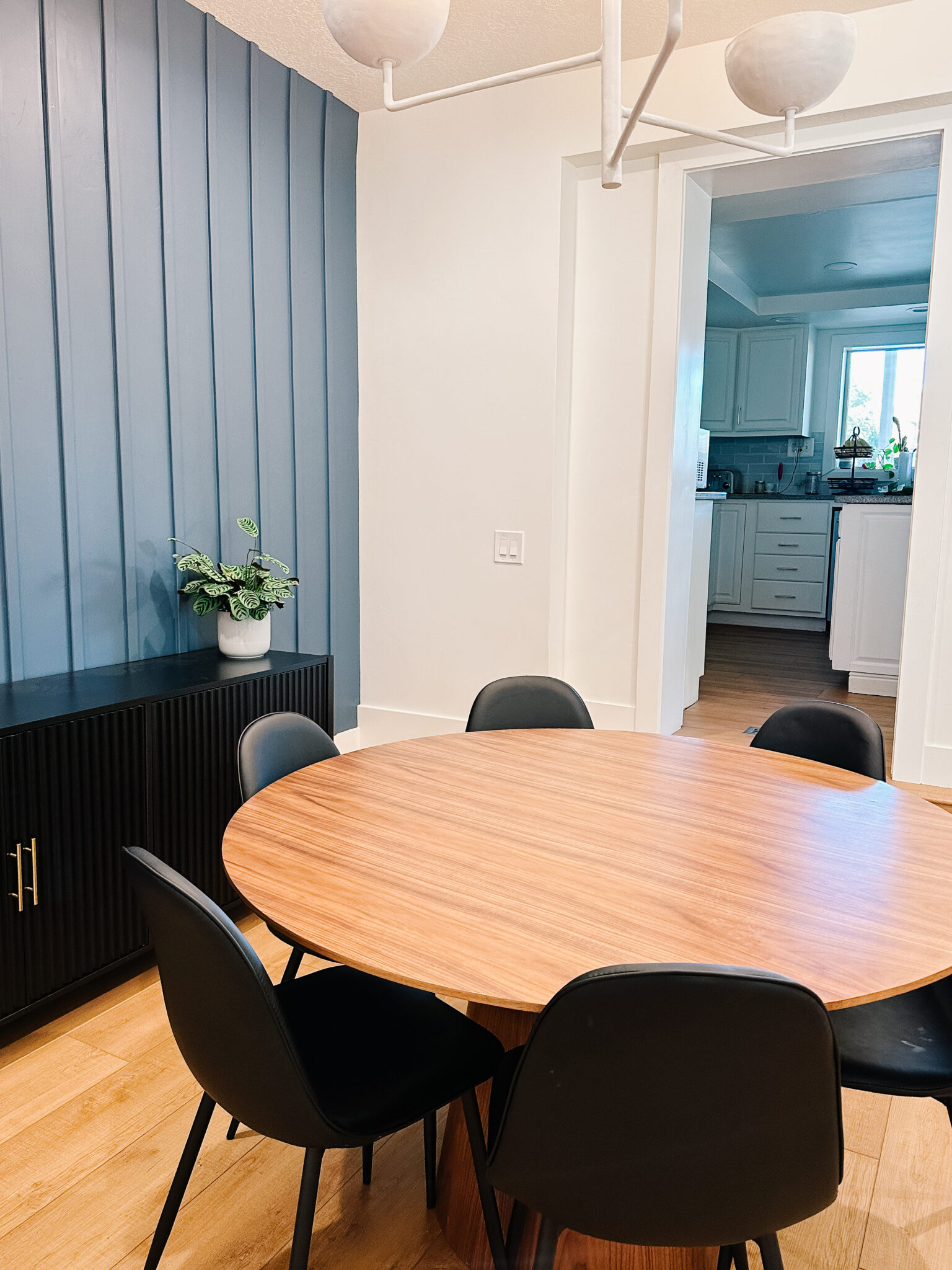 House Tour: Dining Room - Everyday Reading